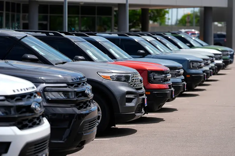 Car shopping trends and tips for 2026 from Edmunds - AWE